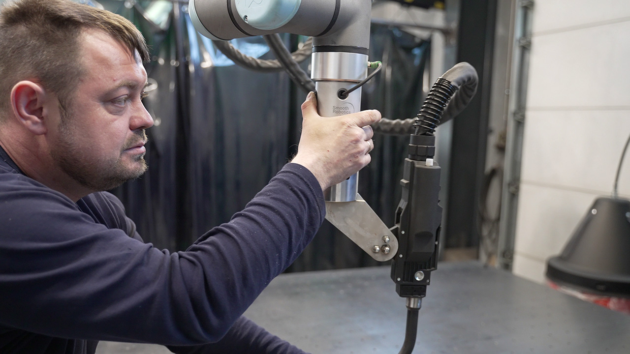 Welding Innovation Goes Global: Danish Firm's Cobots Revolutionize the ...